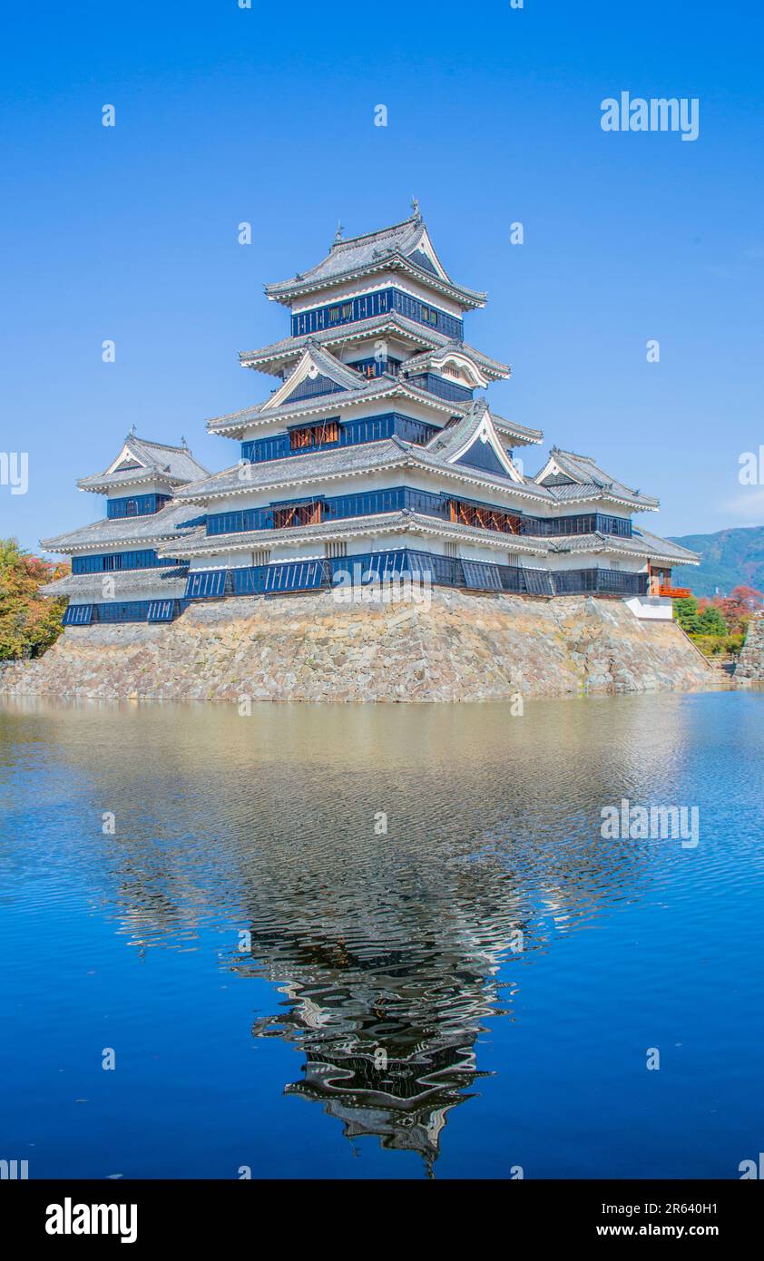 Matsumoto Castle and inner moat Stock Photo - Alamy