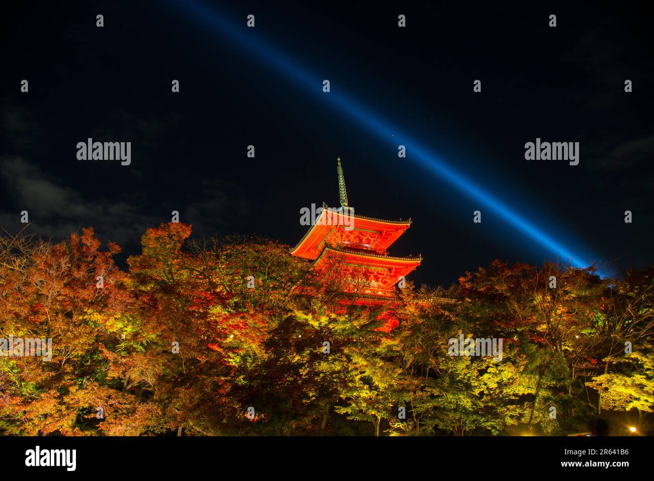 Three-storied Pagoda of Kiyomizu-dera Temple lit up Stock Photo - Alamy