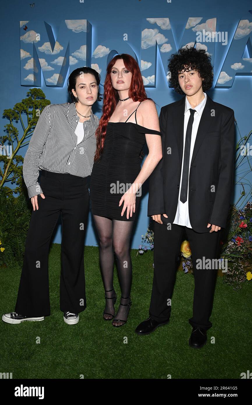 Muna band hi-res stock photography and images - Alamy