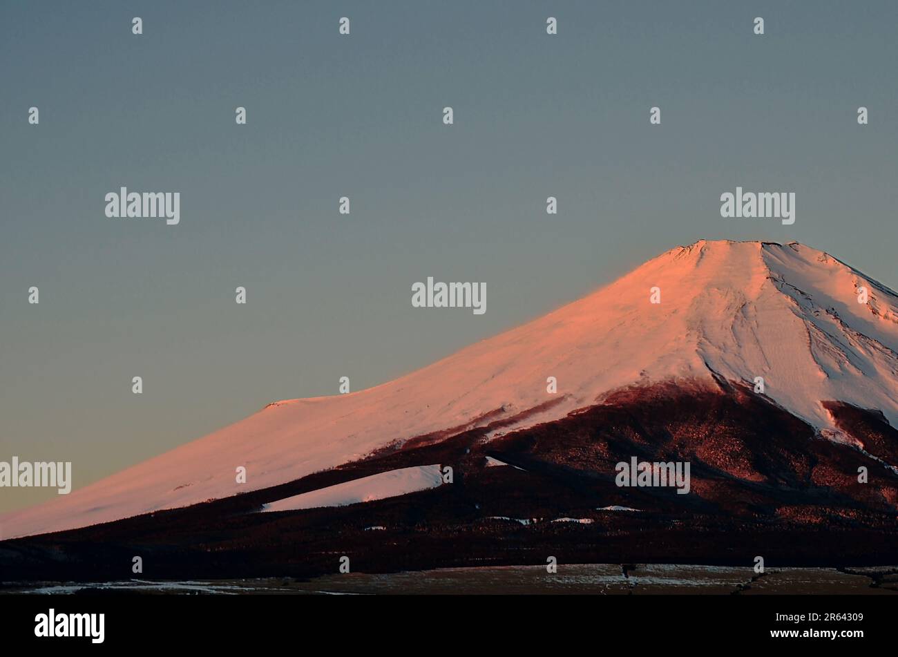 Mount Fuji in winter Stock Photo - Alamy
