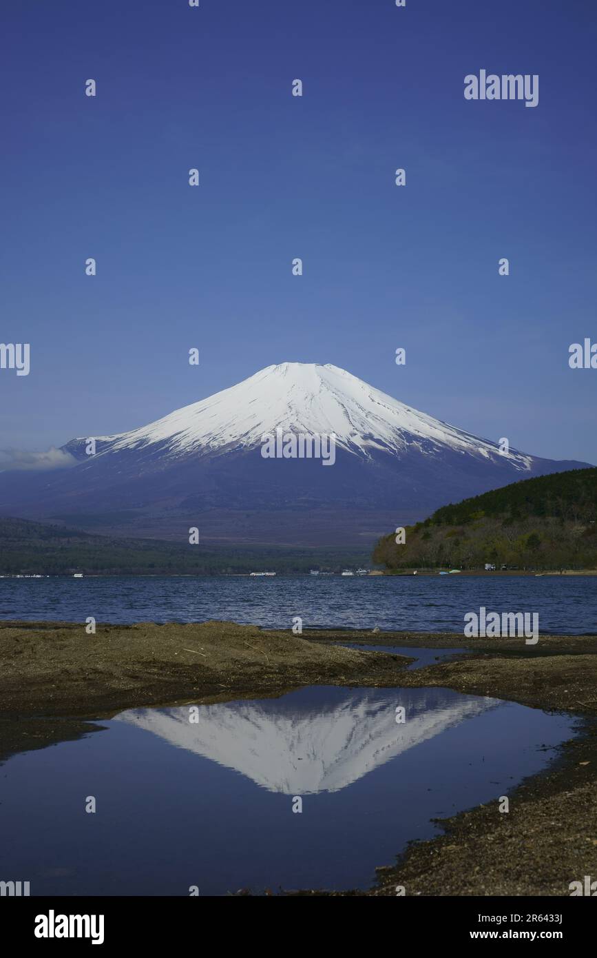 Upside down sky hi-res stock photography and images - Alamy