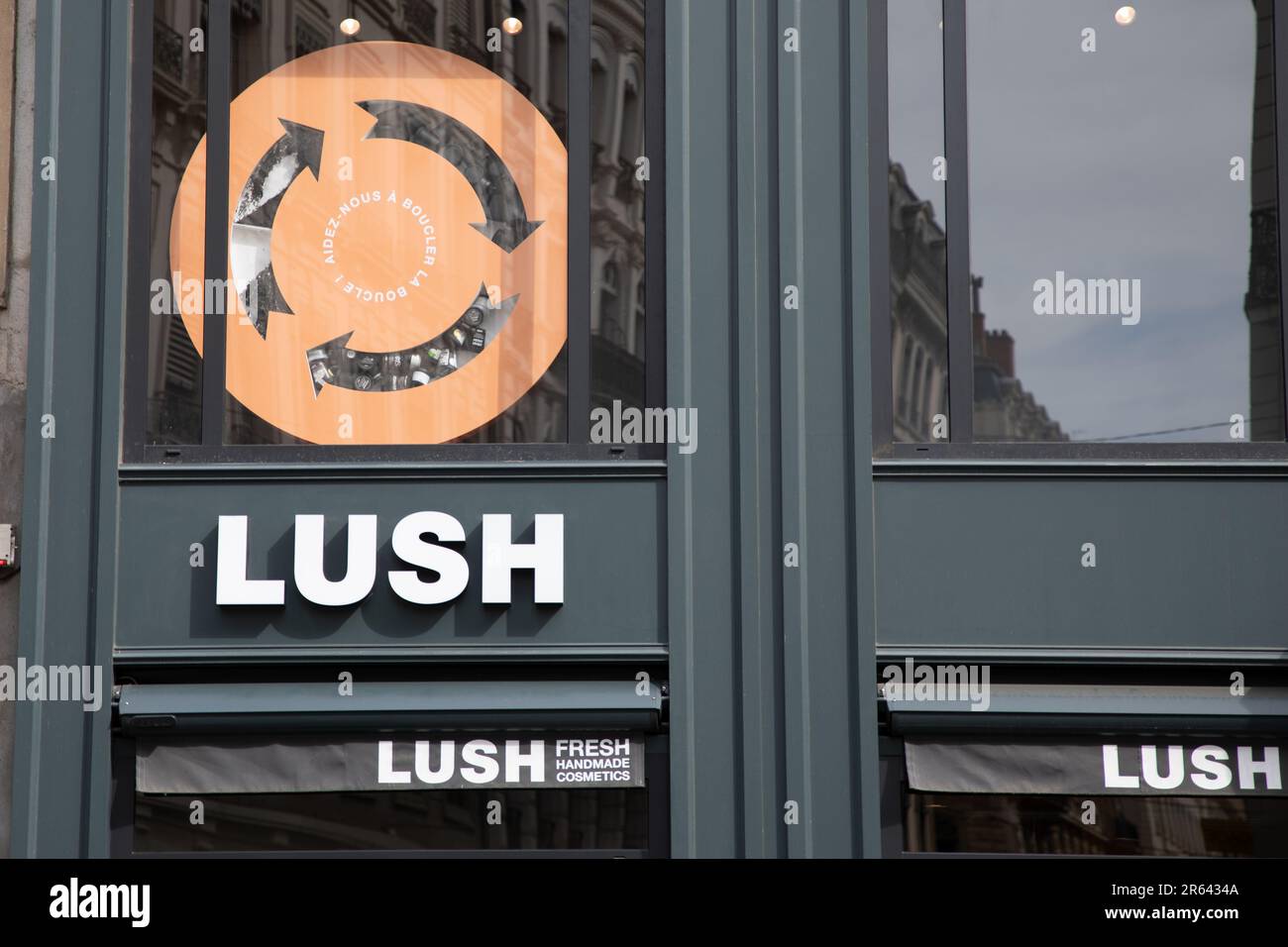 Bordeaux , Aquitaine France - 06 01 2023 : Lush fresh handmade ...