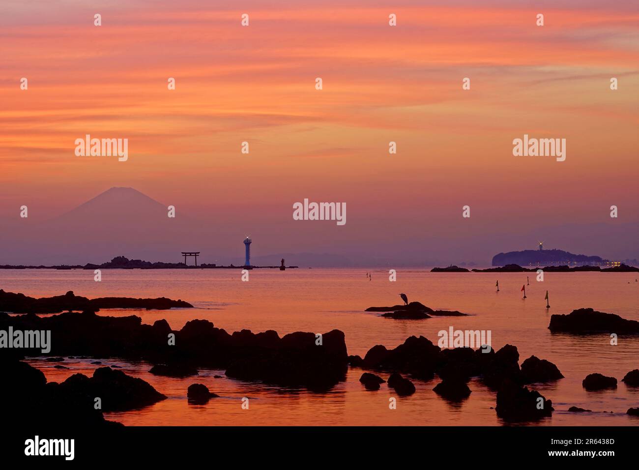 Enoshima sunset hi-res stock photography and images - Alamy