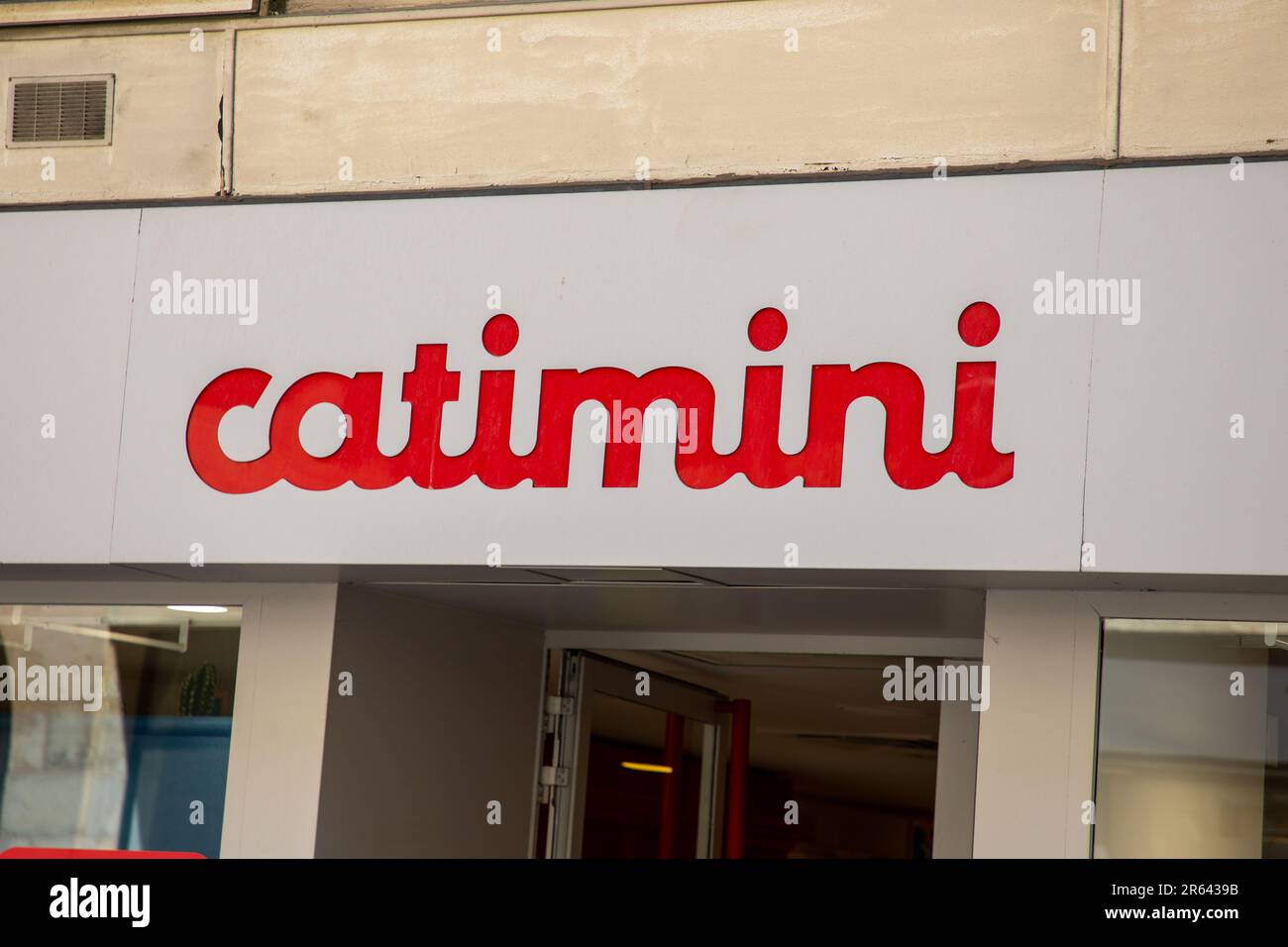 Child clothing name label hi-res stock photography and images - Alamy