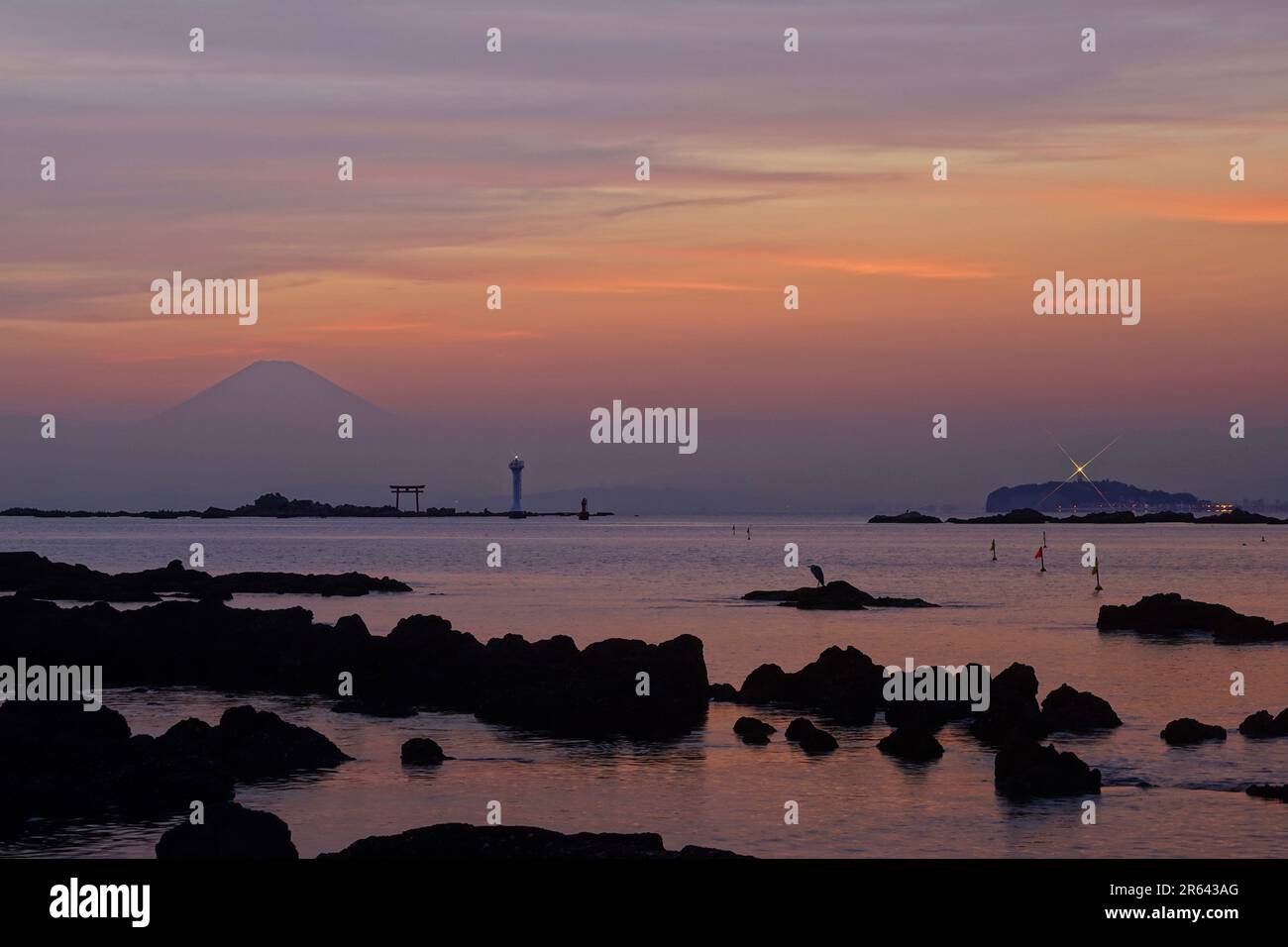 Enoshima sunset hi-res stock photography and images - Alamy