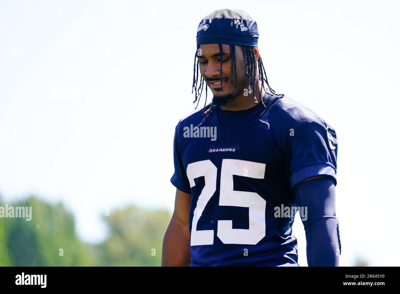 Seattle Seahawks running back Kenny McIntosh (25) walks off the field ...