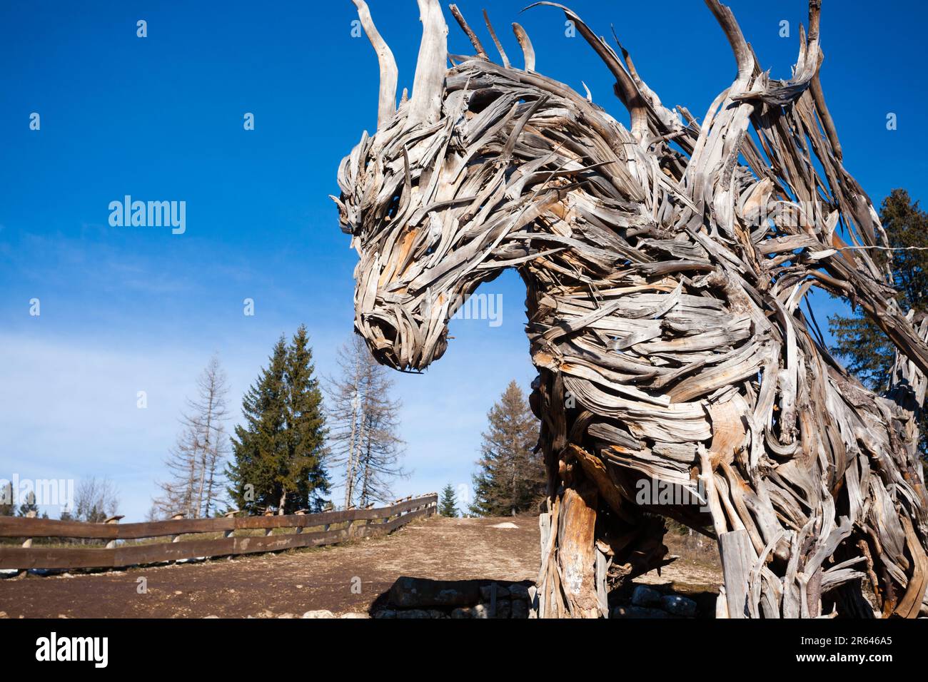 Vaia dragon hi-res stock photography and images - Alamy