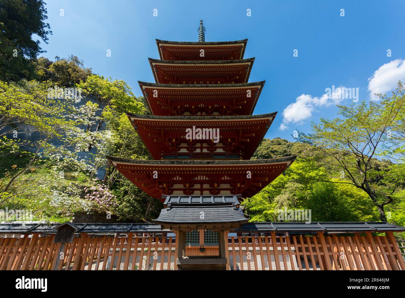 Five roof temple hi-res stock photography and images - Alamy