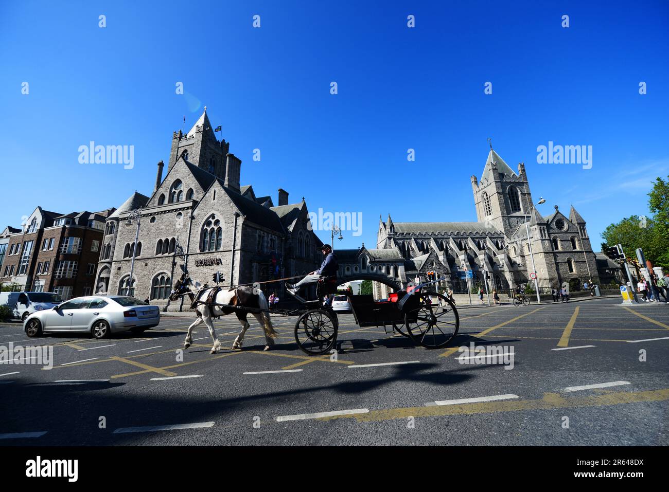 The Christ Church Cathedral and the Dublina museum in Dublin, Ireland ...