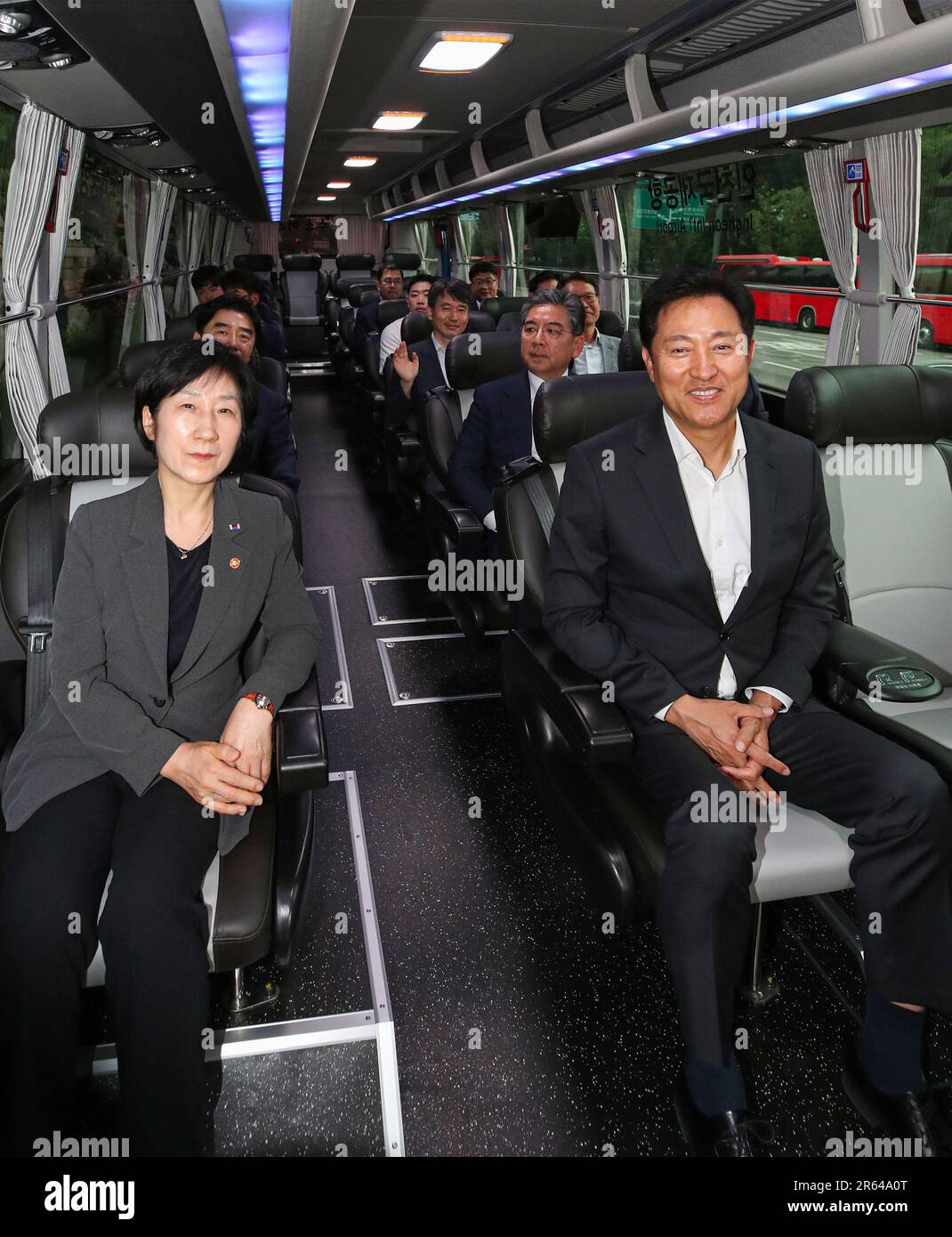 07th June, 2023. Hydrogen-powered buses Seoul Mayor Oh Se-hoon (R), Environment Minister Han Wha ...