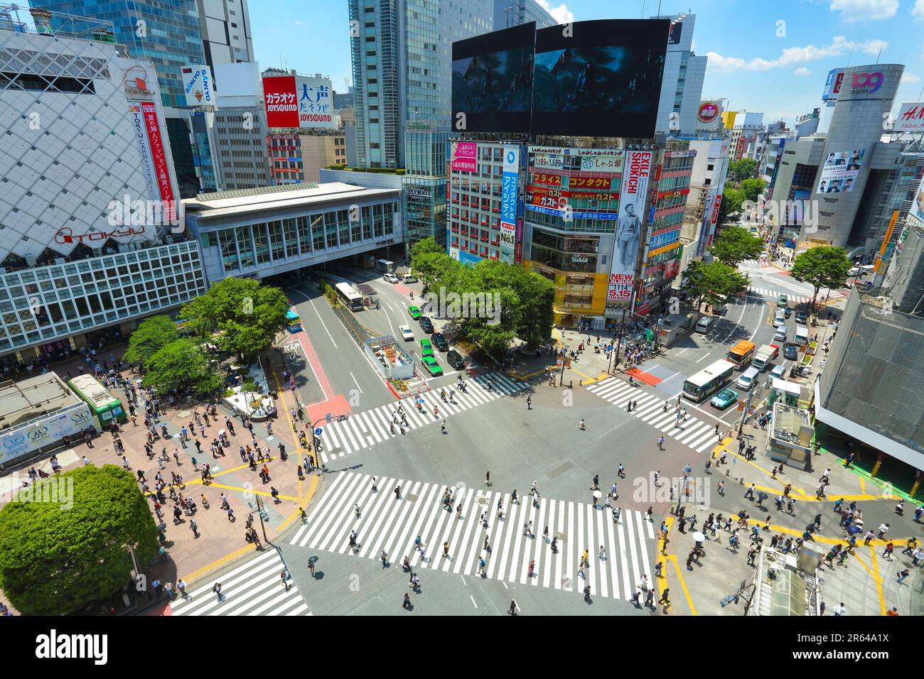 Shibuya scramble crossing Stock Photo - Alamy
