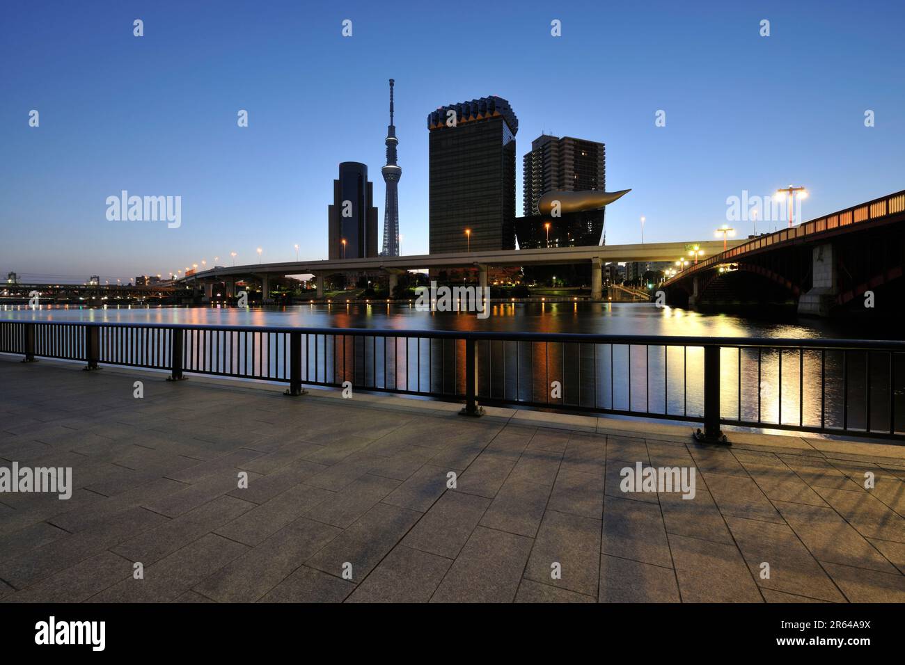 Sumida River at dawn and Sumida River Terrace Stock Photo - Alamy