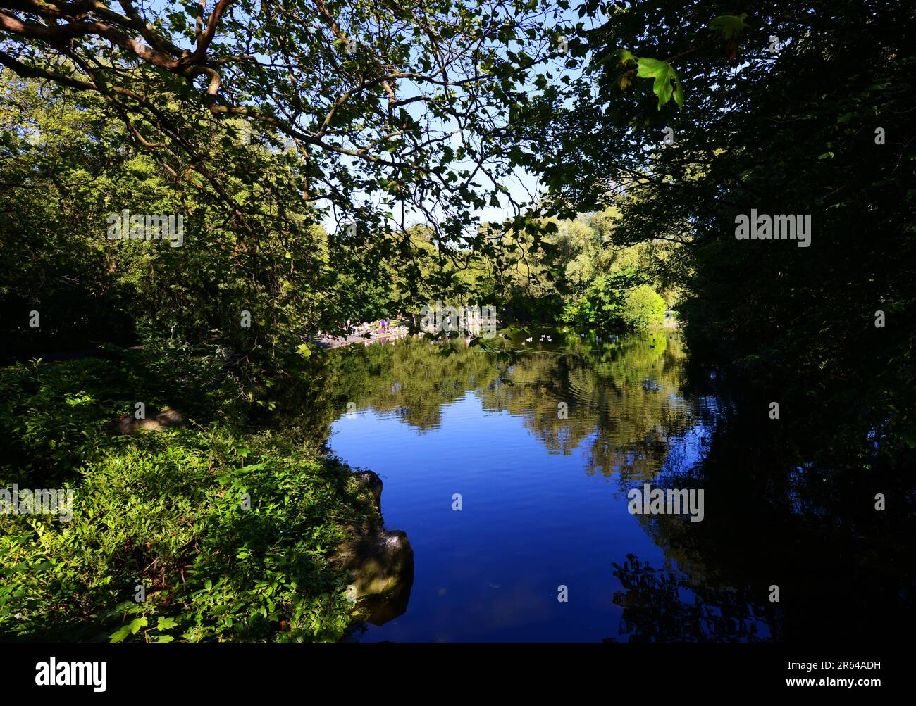 A sunny summer day at St Stephen's Green park in Dublin, Ireland Stock ...