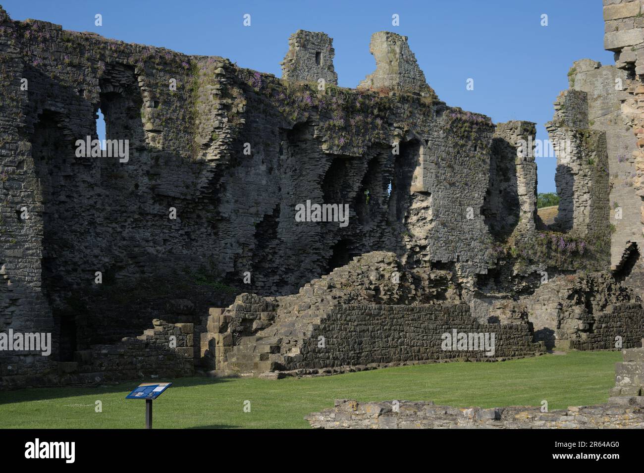 Middleham Castle, childhood home of Richard III Stock Photo - Alamy