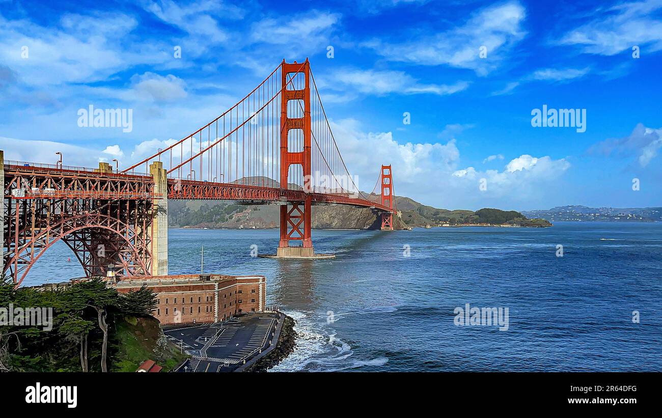 The Golden Gate Bridge seen from its great viewpoint over the bay of ...