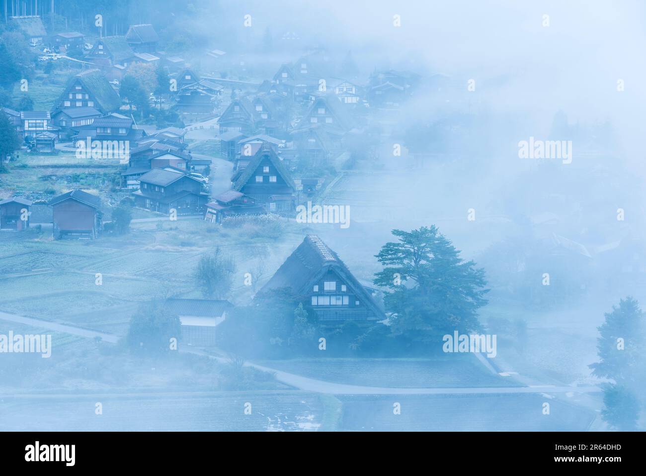 Shirakawa-go Ogimachi in the morning mist Stock Photo - Alamy