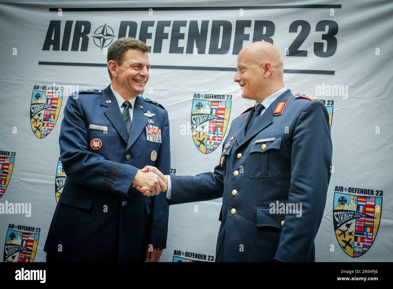 07 June 2023, Berlin: Michael A. Loh (l-r), Lieutenant General and ...