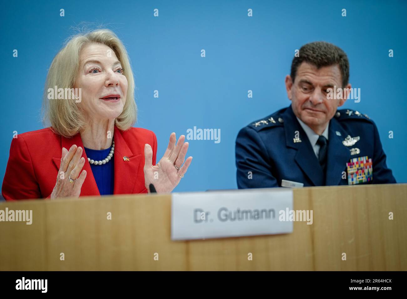 07 June 2023, Berlin: Amy Gutmann, U.S. ambassador, and Michael A. Loh ...