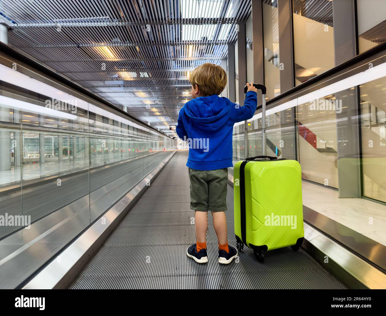 Little boy on walkway hi-res stock photography and images - Alamy