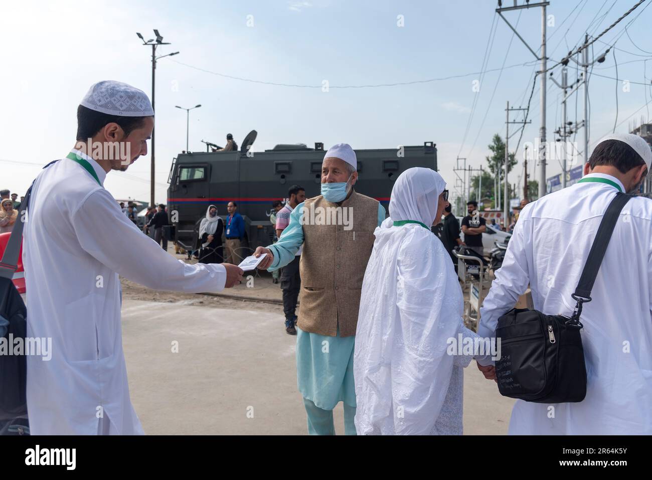 Srinagar, India. 07th June, 2023. Pilgrims leave for the annual ...