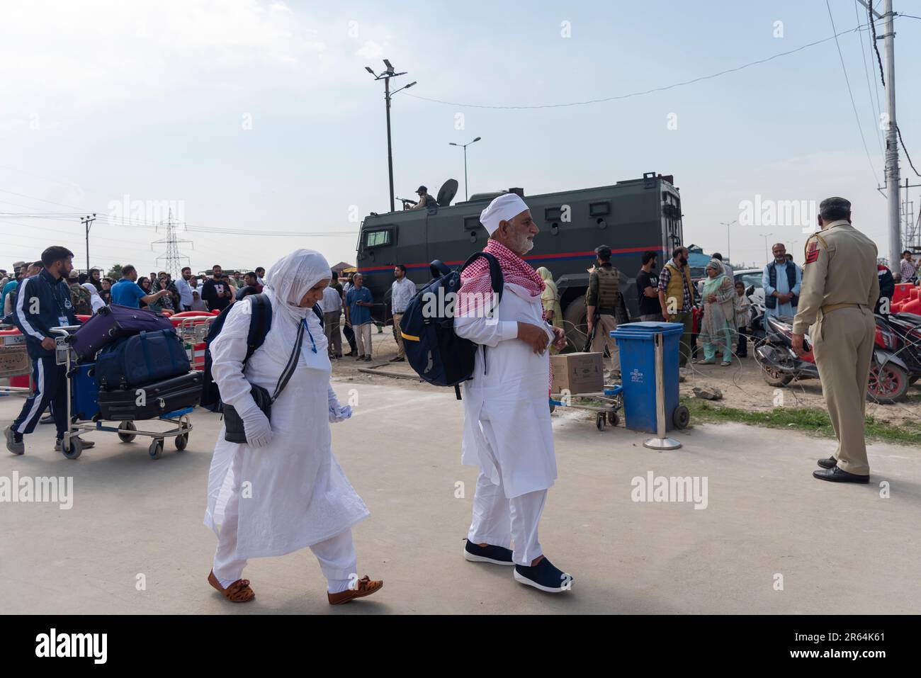 Srinagar, India. 07th June, 2023. Pilgrims leave for the annual ...