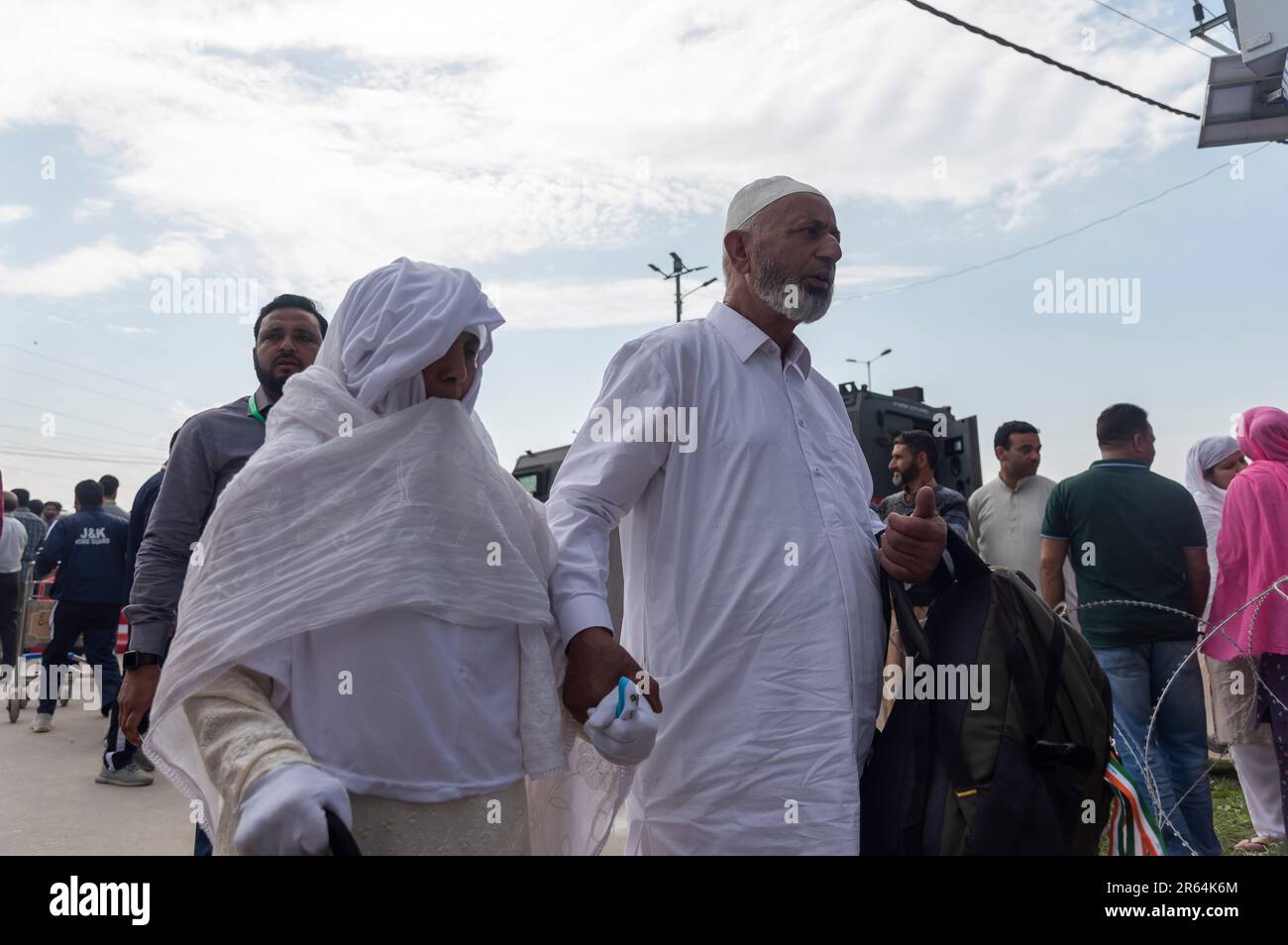 Srinagar, India. 07th June, 2023. Pilgrims leave for the annual ...