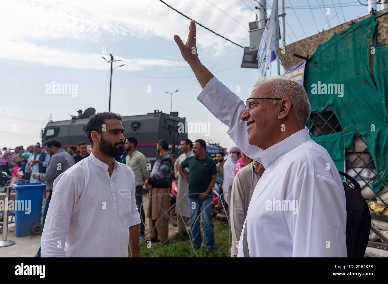 Srinagar, India. 07th June, 2023. A pilgrim is seen waving at his ...
