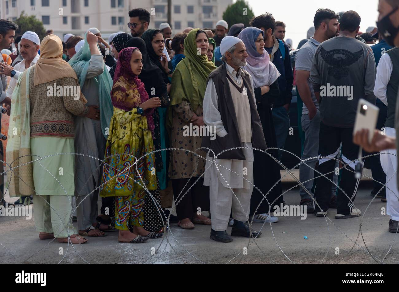 Srinagar, India. 07th June, 2023. People wait as pilgrims leave for the ...