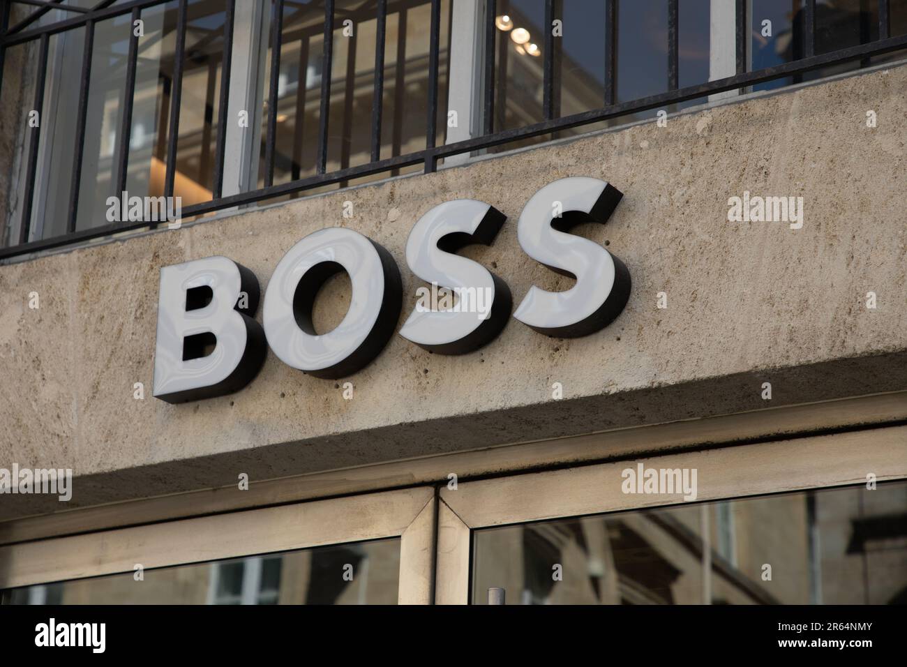 Men and boys logo hi-res stock photography and images - Alamy