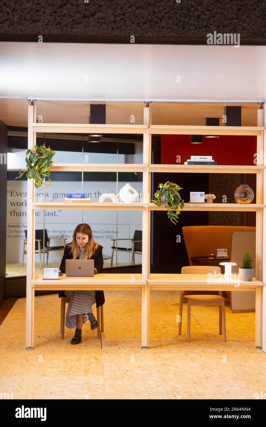 EDITORIAL USE ONLY Attendees use Brookfield Properties' central ...