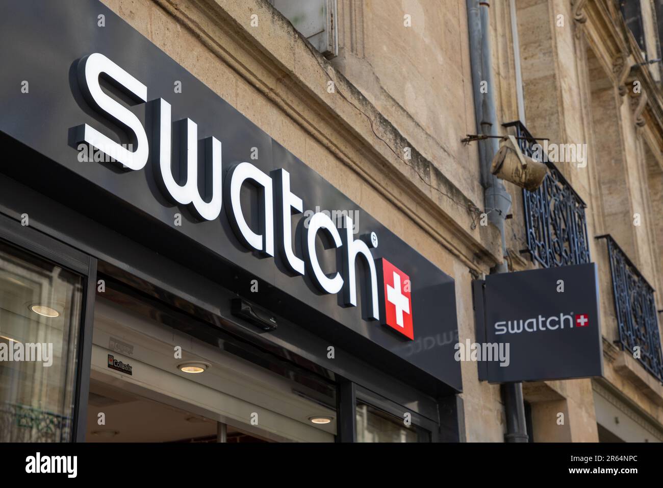 Bordeaux , Aquitaine France - 06 06 2023 : Swatch logo brand and text ...