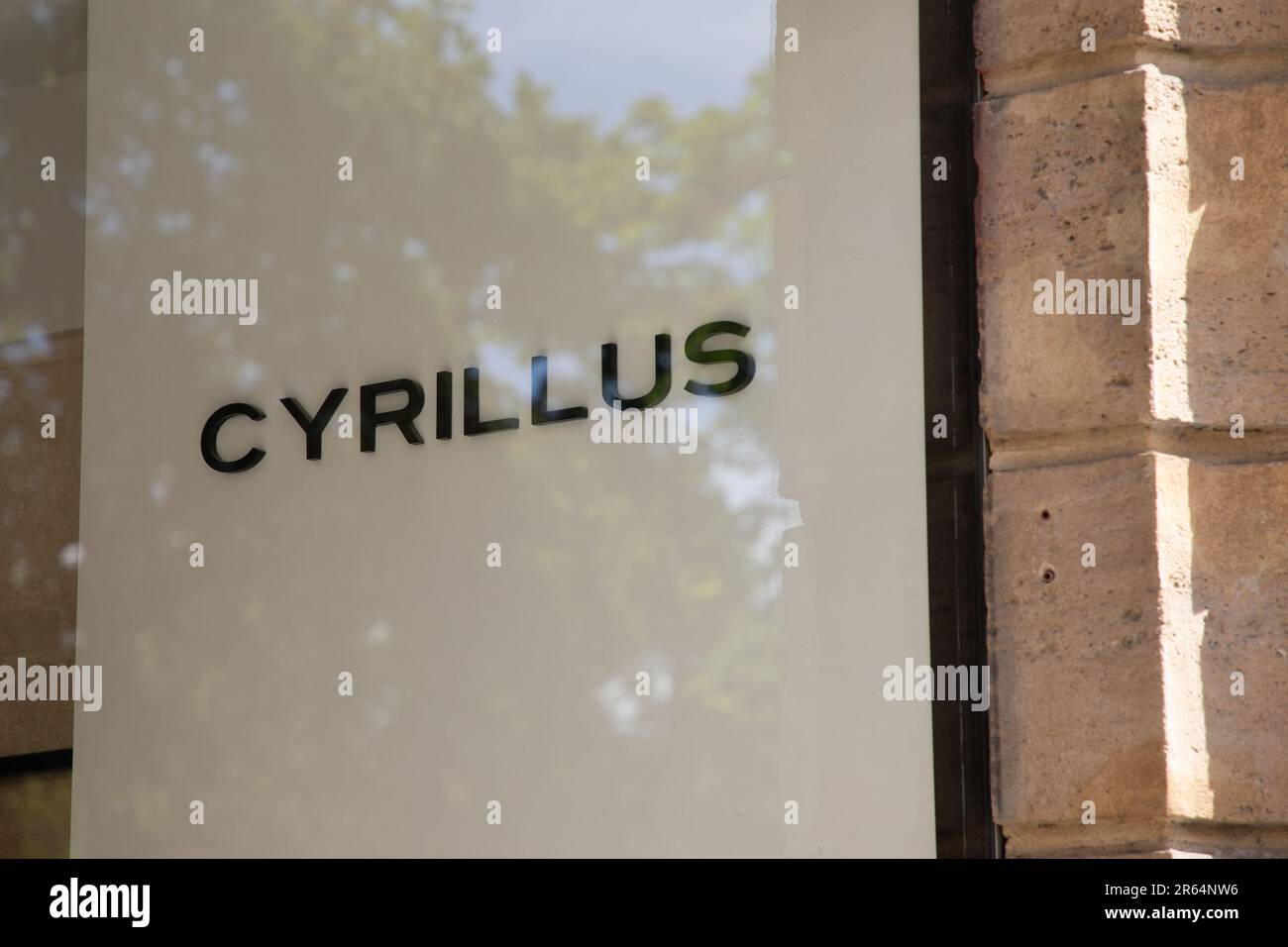 Bordeaux , Aquitaine France - 06 06 2023 : cyrillus logo sign and brand ...