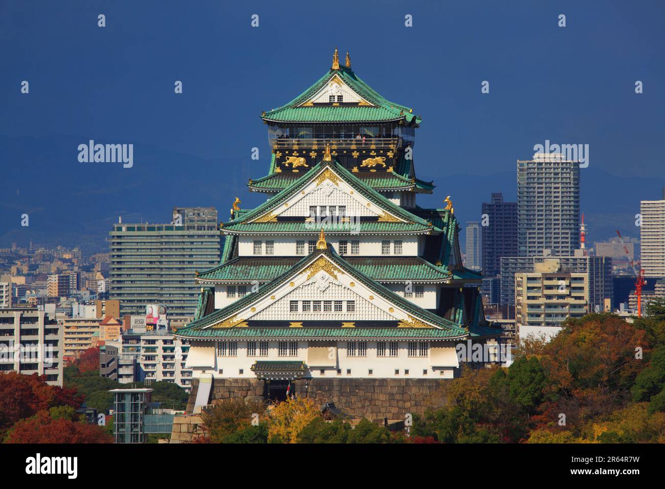 Castle tower of Osaka Castle Stock Photo - Alamy