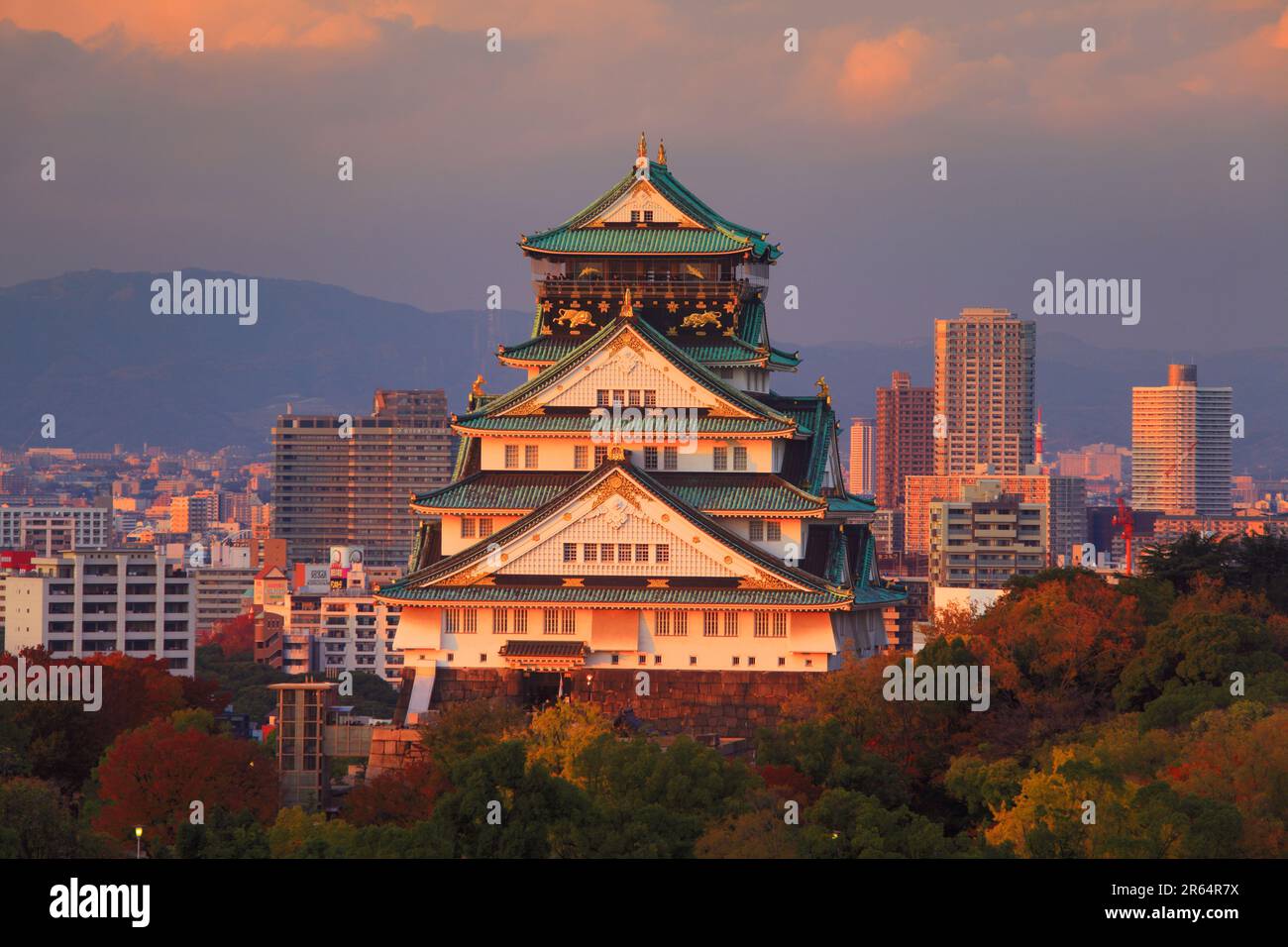 Sunset view of Osaka Castle Stock Photo - Alamy