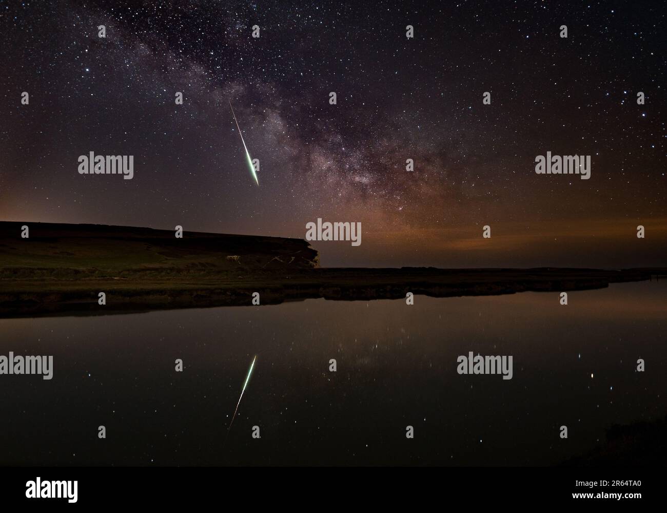 Milky way and shooting star hi-res stock photography and images - Alamy