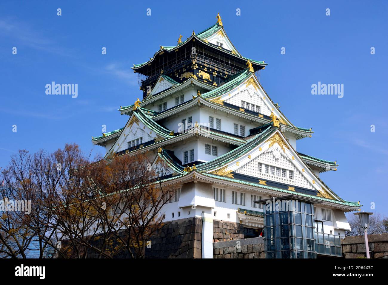 Castle tower of Osaka Castle Stock Photo - Alamy