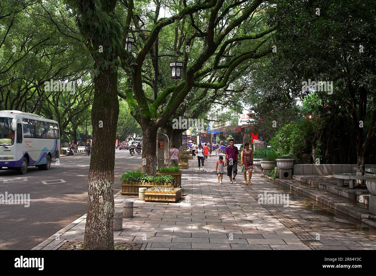 Dia caluroso y soleado hi-res stock photography and images - Alamy