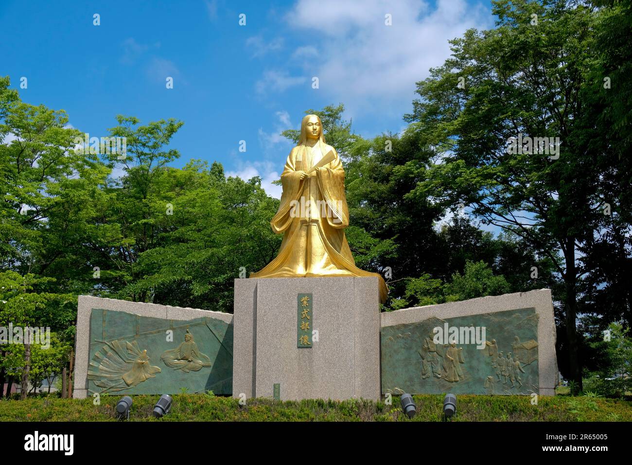Statue of Murasaki Shikibu Stock Photo - Alamy