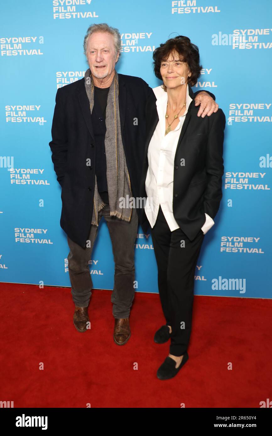 Bryan brown and rachel ward hi-res stock photography and images - Alamy