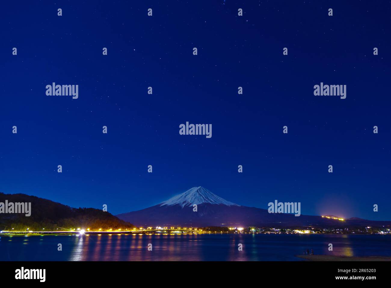 Fuji at night and starry sky seen from Kawaguchiko Stock Photo - Alamy