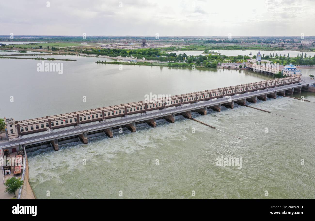 (230607) -- BAYANNUR, June 7, 2023 (Xinhua) -- This aerial photo taken ...