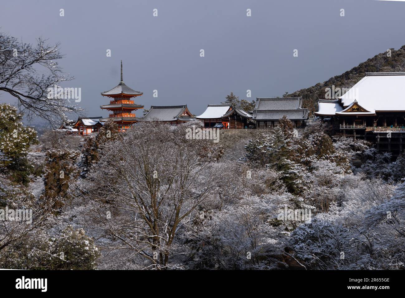 Kiyomizu temple snow view Stock Photo - Alamy
