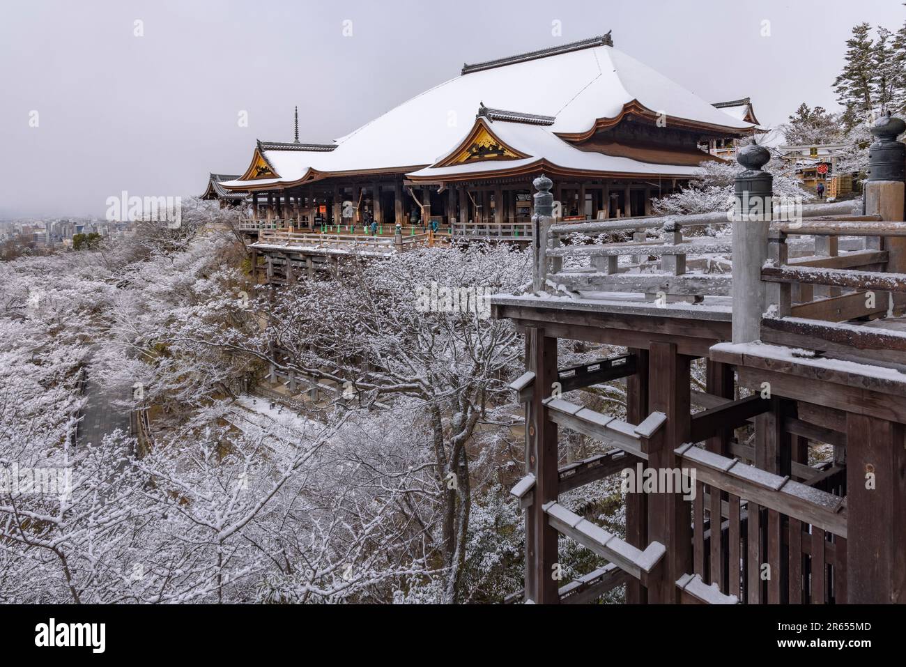 Kiyomizu temple snow view Stock Photo - Alamy