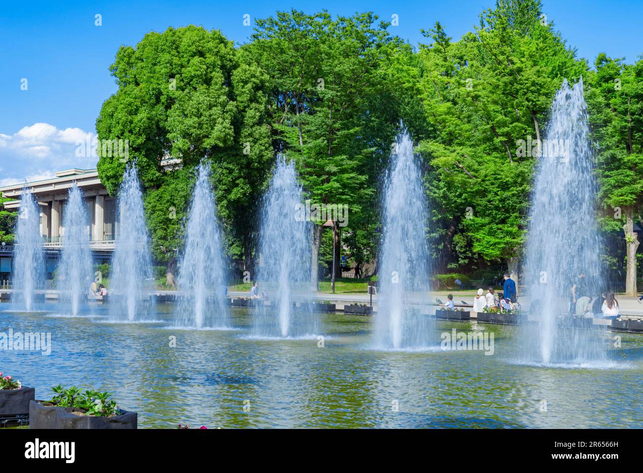 Town square fountain tokyo hi-res stock photography and images - Alamy