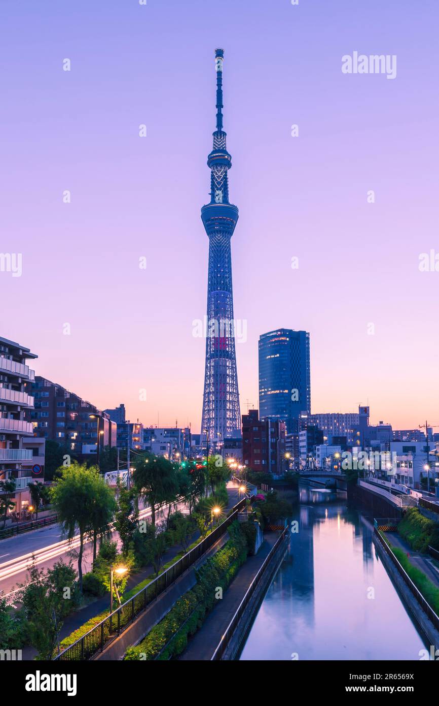 Sunset Sky and Tokyo Sky Tree Stock Photo - Alamy