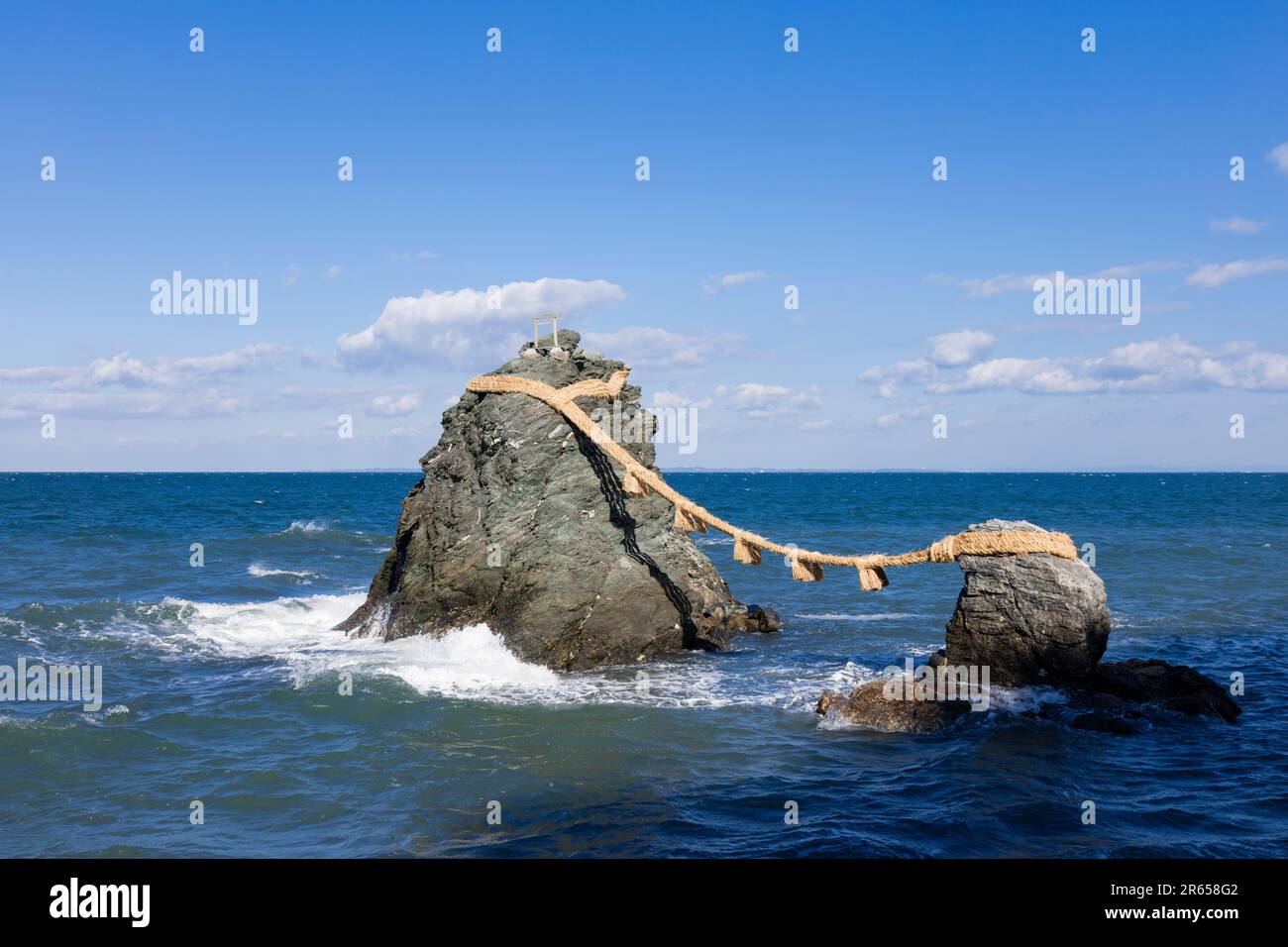 Meoto Iwa rock Stock Photo - Alamy