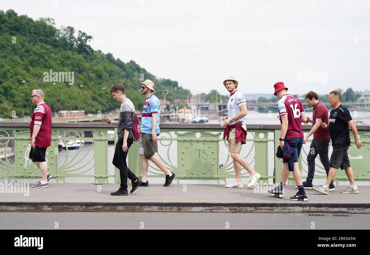 Westham bridge hi-res stock photography and images - Alamy