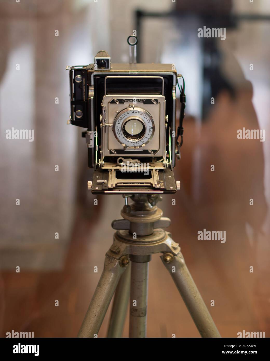 Porto, Portugal - 31 May 2023 - Vintage camera Kodak Crown graphic at ...