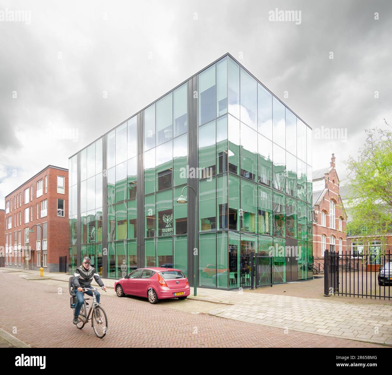 Demountable structure building hi-res stock photography and images - Alamy