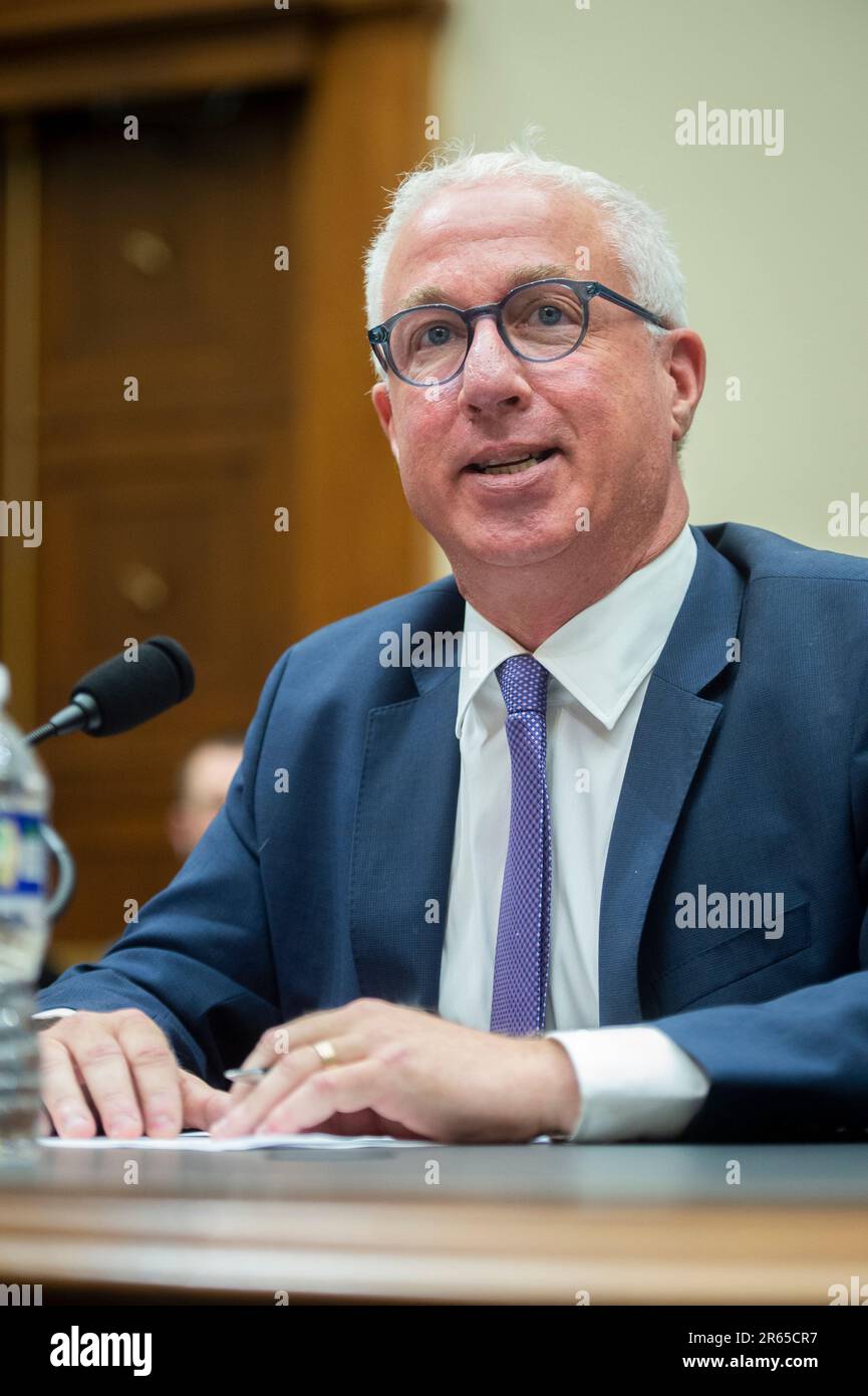 News courts internet hi-res stock photography and images - Alamy